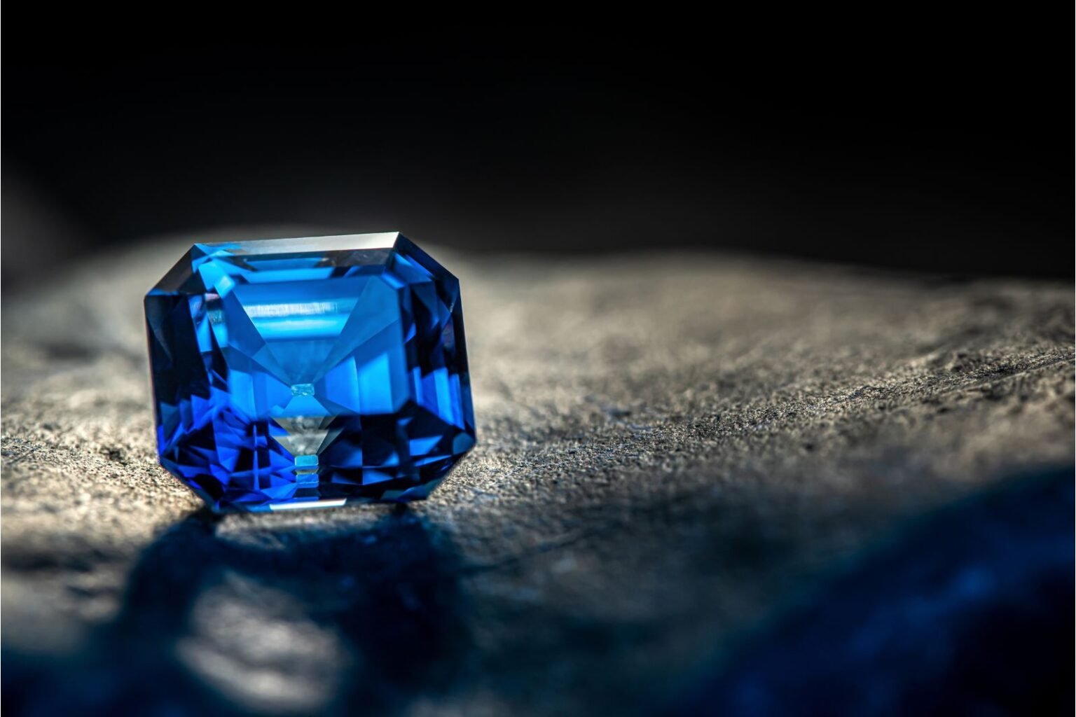 A Guide to the Most Valuable Blue Gemstones - Serial Castle